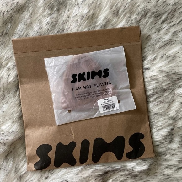SKIMS | Accessories | Skims Seamless Face Mask Sienna By Kkw | Poshmark